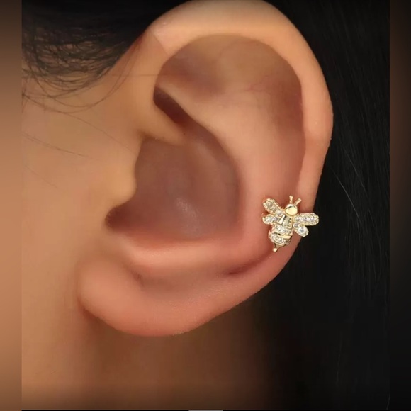 Quiet Luxury Boutique | Jewelry | New Gold Tone Bee Stud Earring Cuff ...
